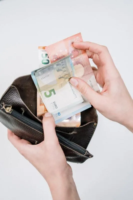 AOK vs hkk Krankenkasse Kosten und Vorteile 2026: Vergleich der größten ...